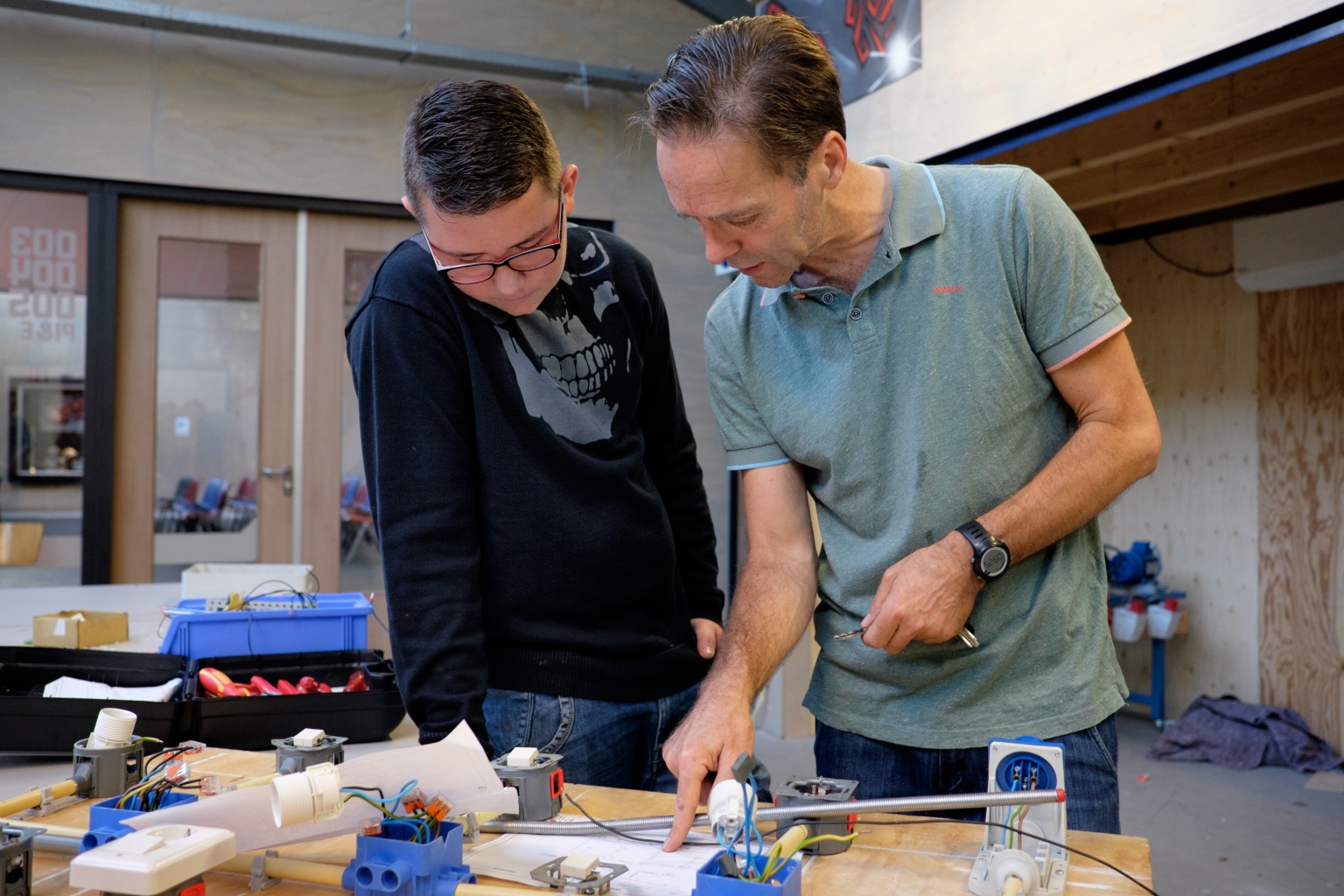 TOP Dossier | SWV AM